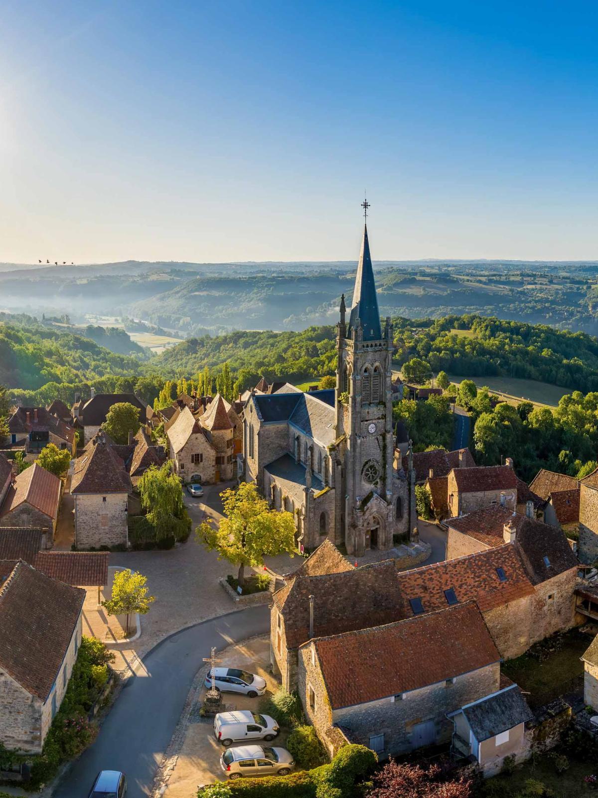 Villages perchés en vallée du Lot | Figeac Tourisme, Vallées du Lot et ...