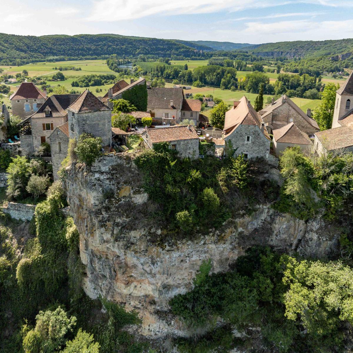 Larnagol and Calvignac : fortified sites | Figeac Tourism, Lot and Célé ...